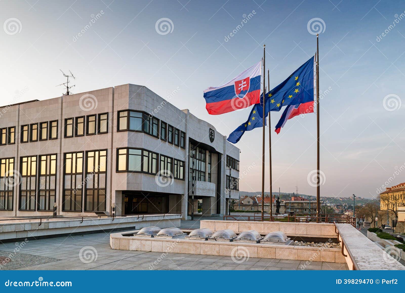 Le Parlement slovaque photo stock. Image du vieux, symbole - 39829470