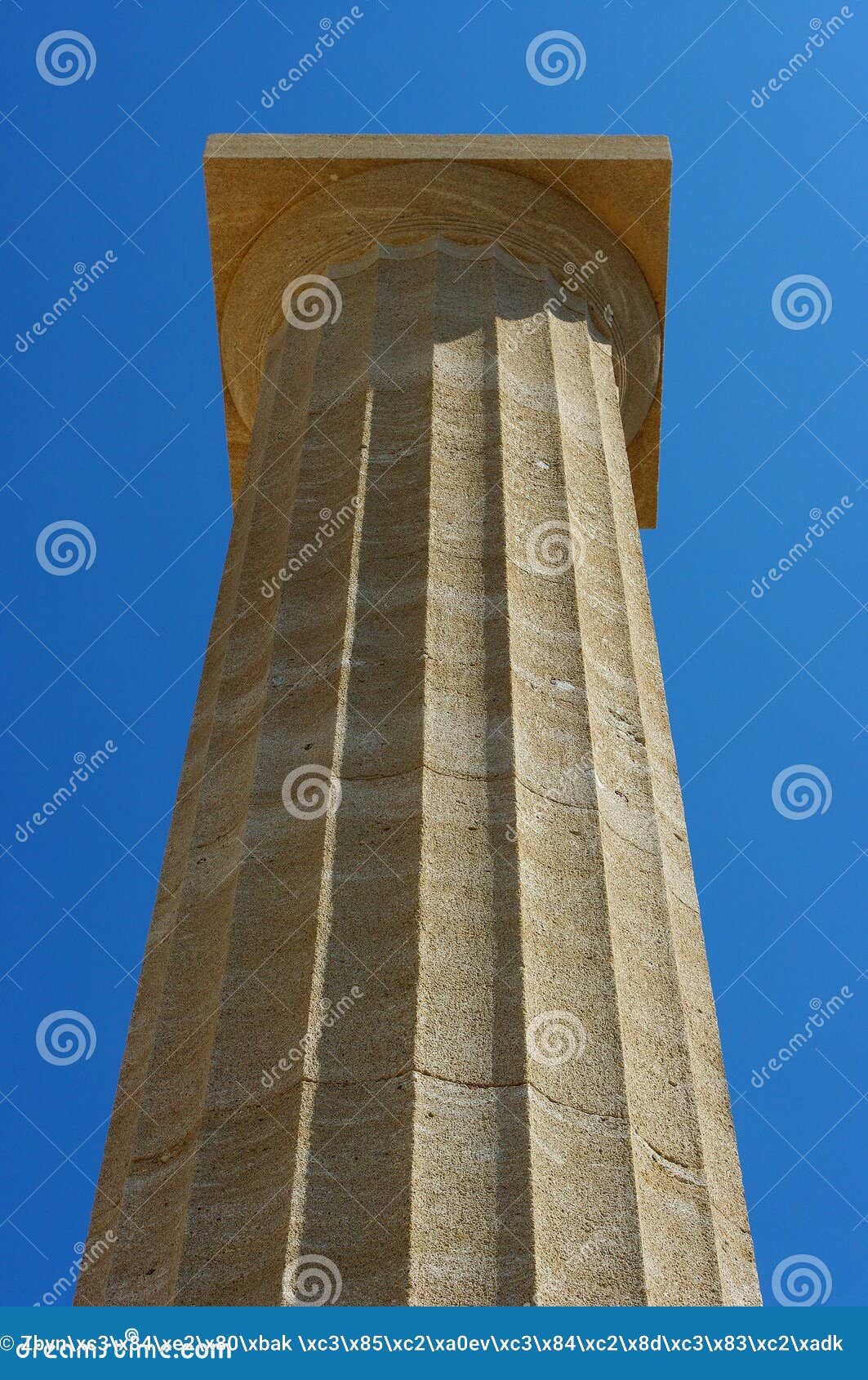 Le Poteau En Pierre Antique. Photo stock - Image du rhodes, pieu: 10854492