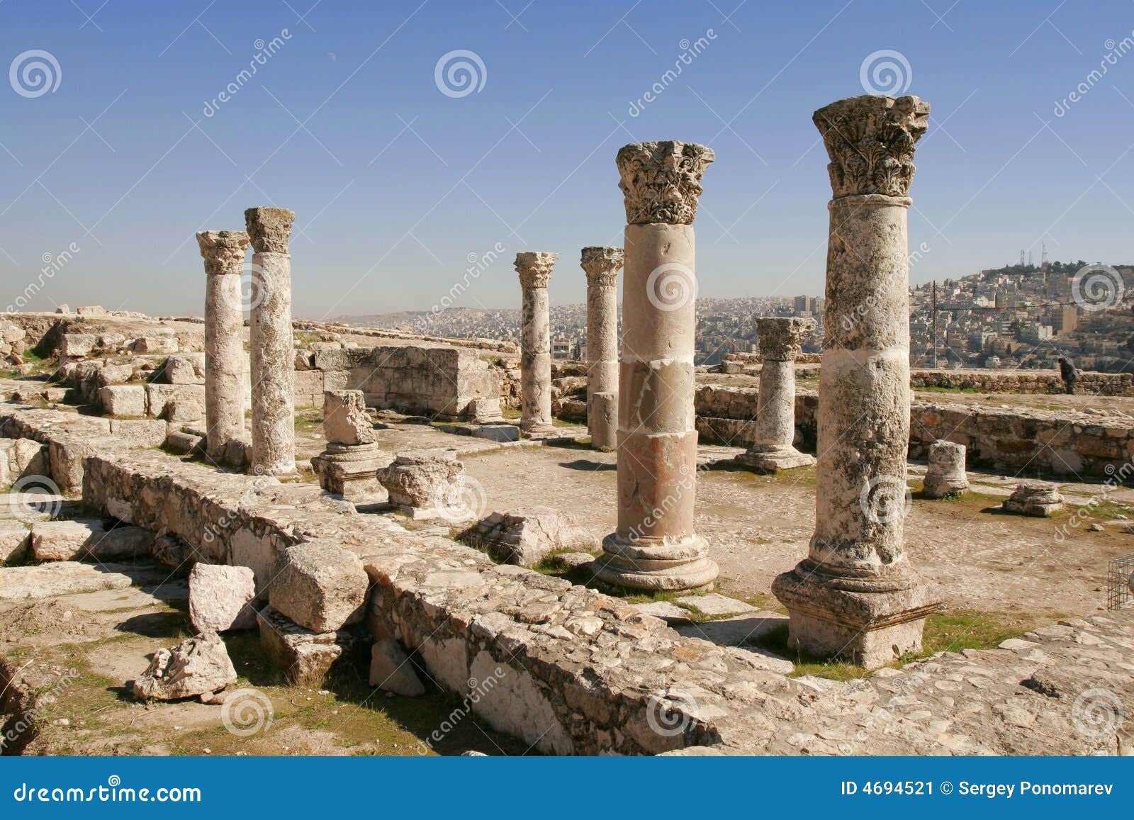 Le rovine romane immagine stock. Immagine di architettura - 4694521