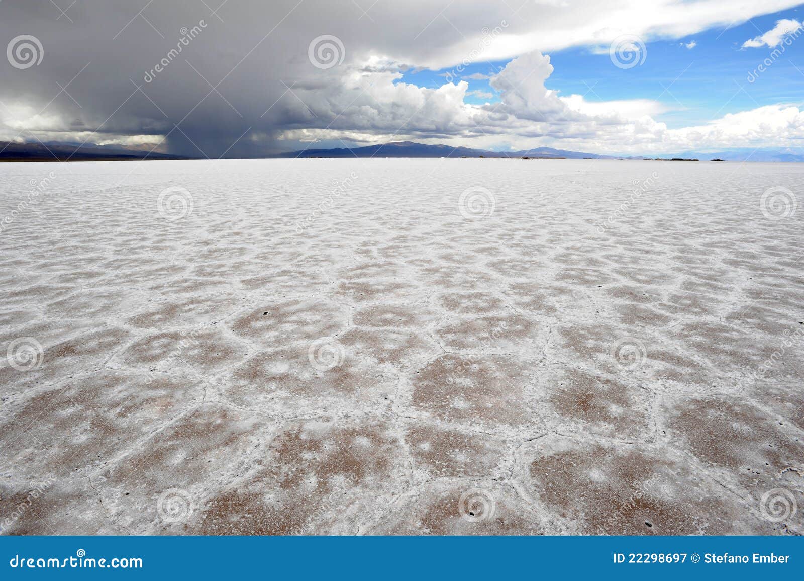 Le Salin Des Salines Grandes Image stock - Image du montagnes, salines ...