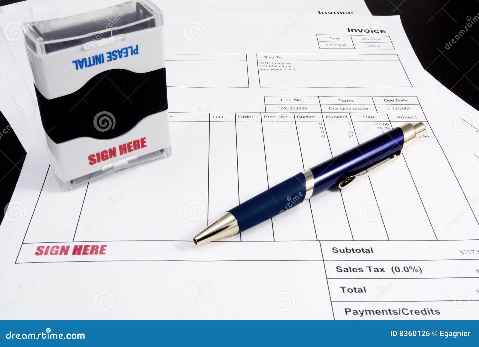 Le Signe Ici Estampent Sur La Facture Photo stock - Image of ...