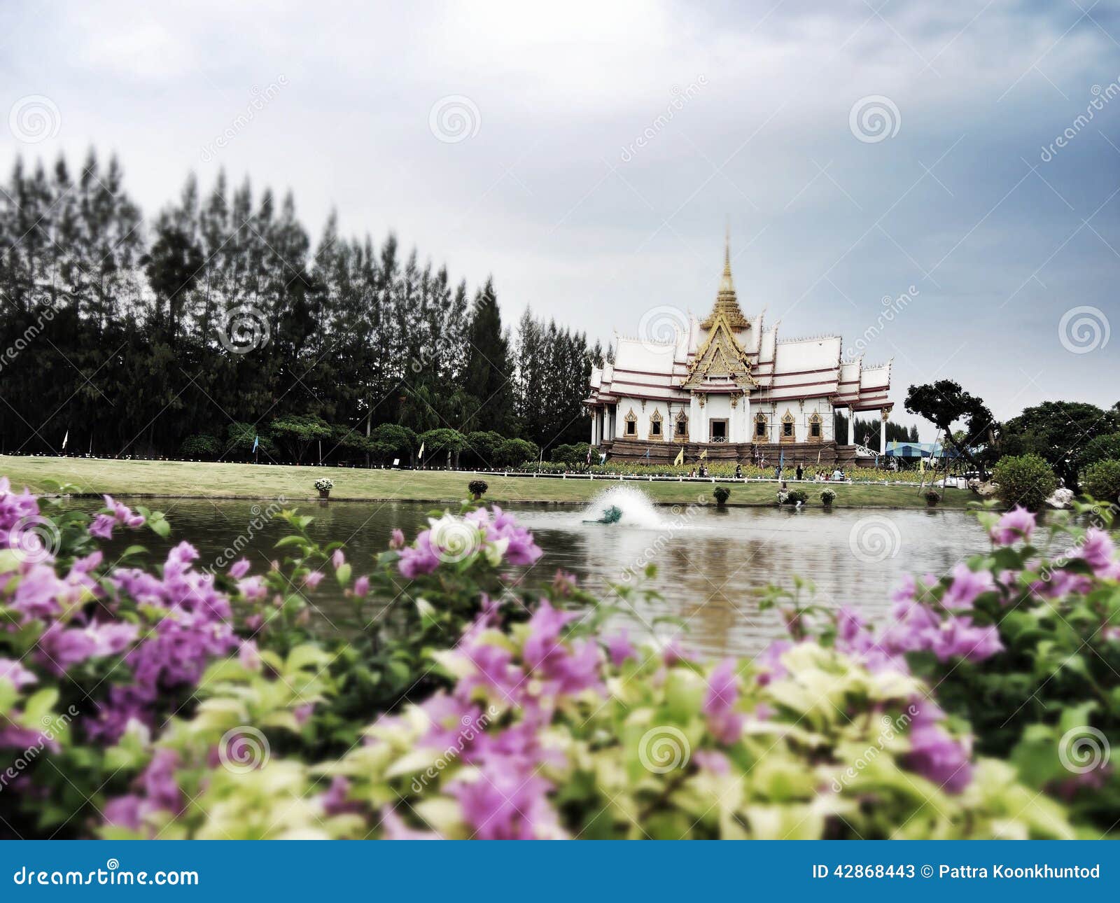 Le Tempie Famose in Tailandia Immagine Stock - Immagine di cielo, asia ...