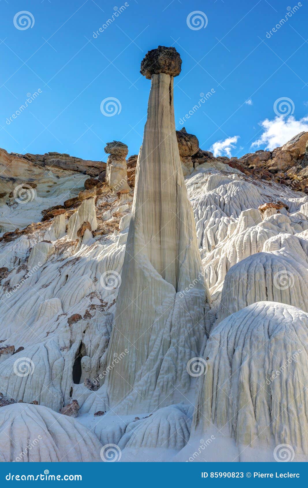 Le Torri Bianche Di Silenzio Immagine Stock - Immagine di roccia ...