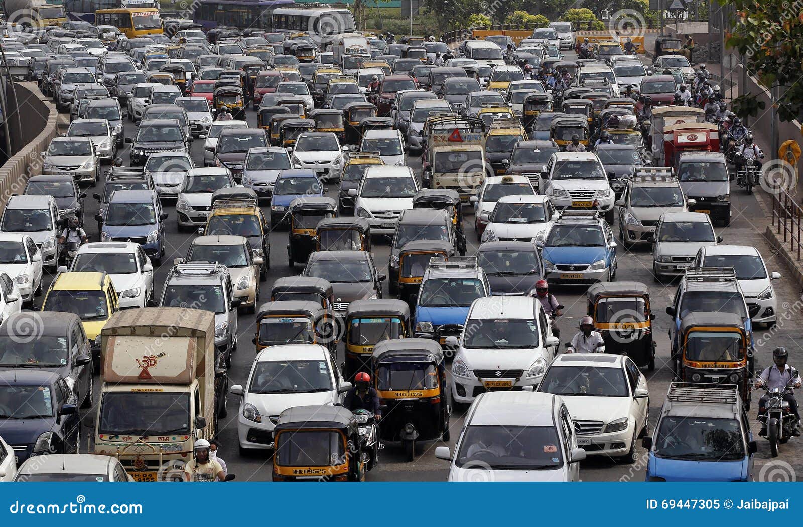 Le trafic de Mumbai image éditorial. Image du indien - 69447305