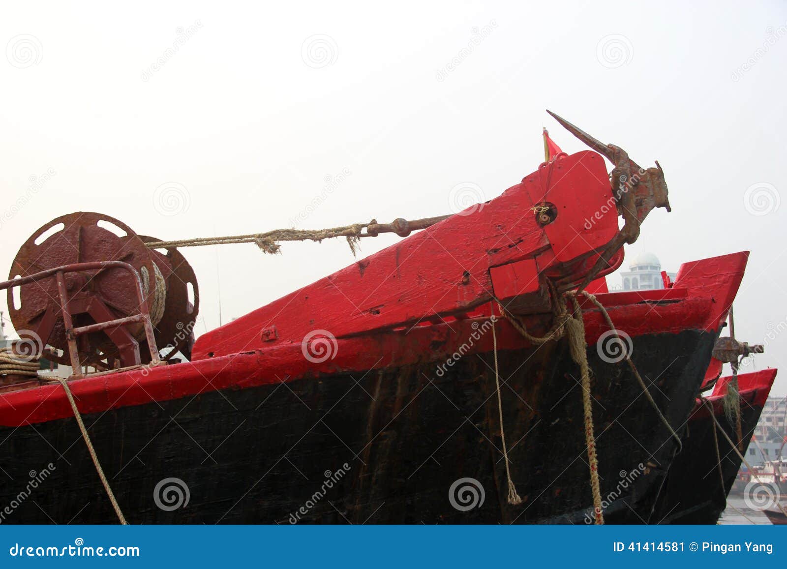 Le Treuil Principal De Grue Image stock - Image du levages, élévateur ...