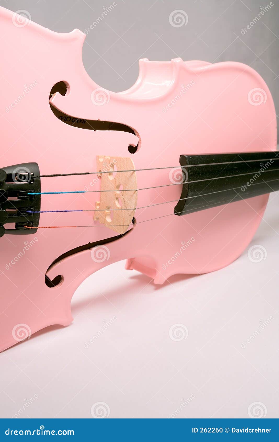 Le violon rose photo stock. Image du rose, inattendu, musical - 262260