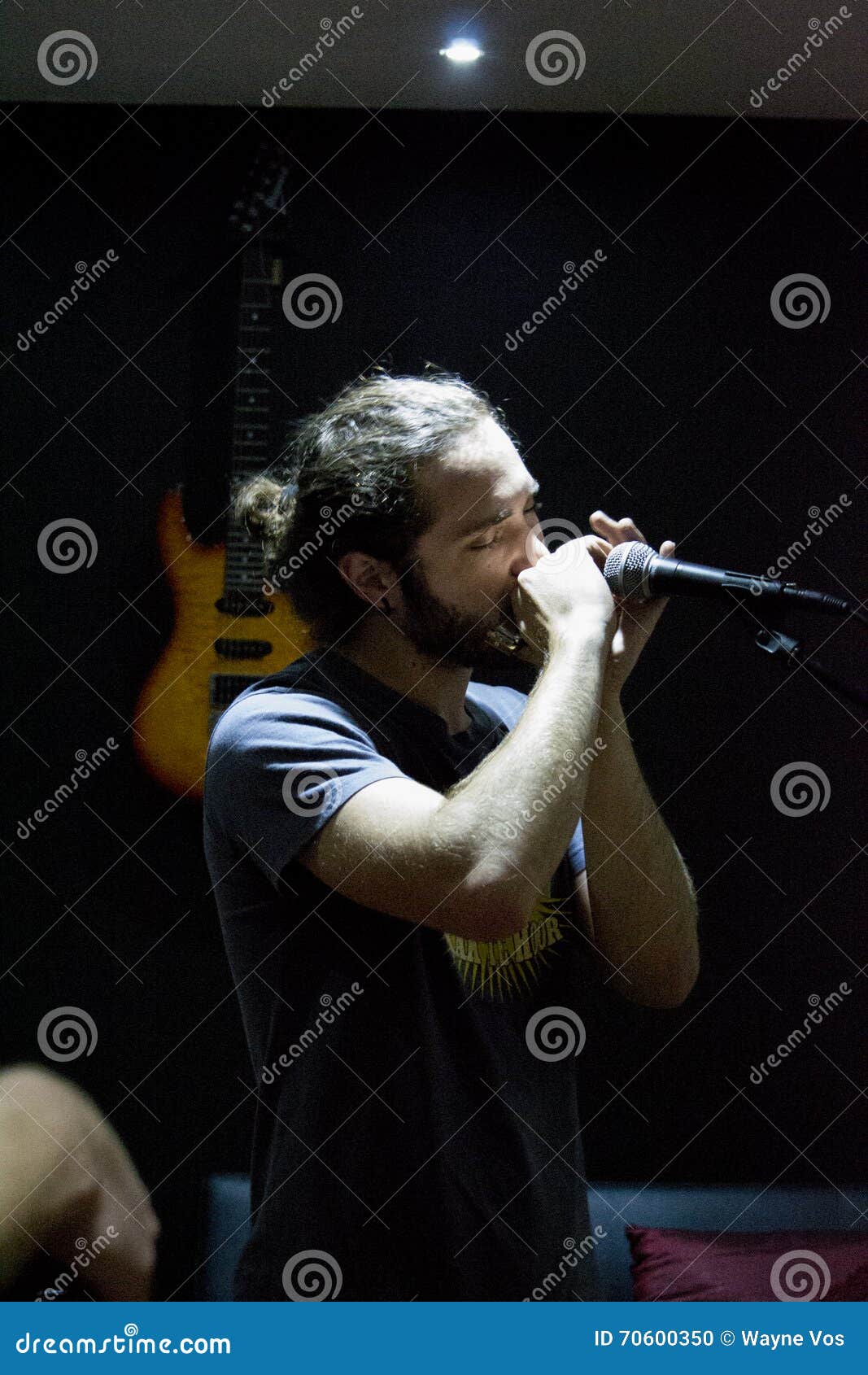 Lead singer editorial image. Image of singing, band, musician - 70600350
