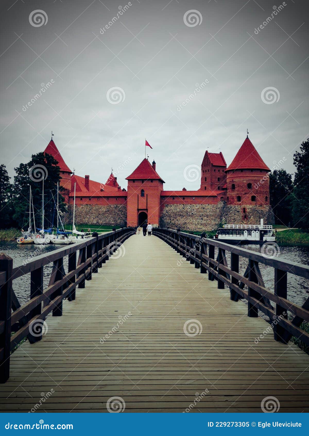 Leading Pathway To the Castle Stock Image - Image of castle, morning ...