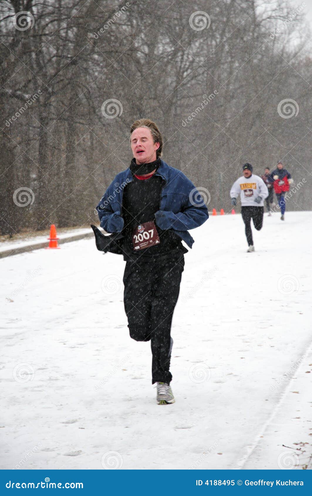 Leading the Runners editorial image. Image of male, outdoor - 4188495