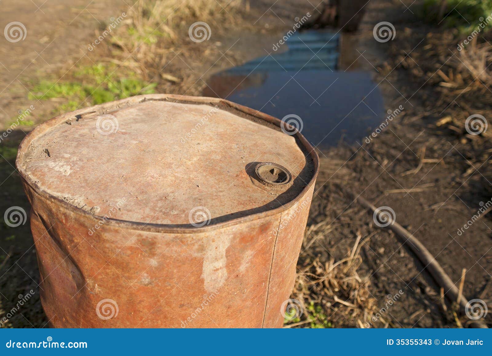 Leaking oil stock image. Image of disaster, steel, petrol - 35355343