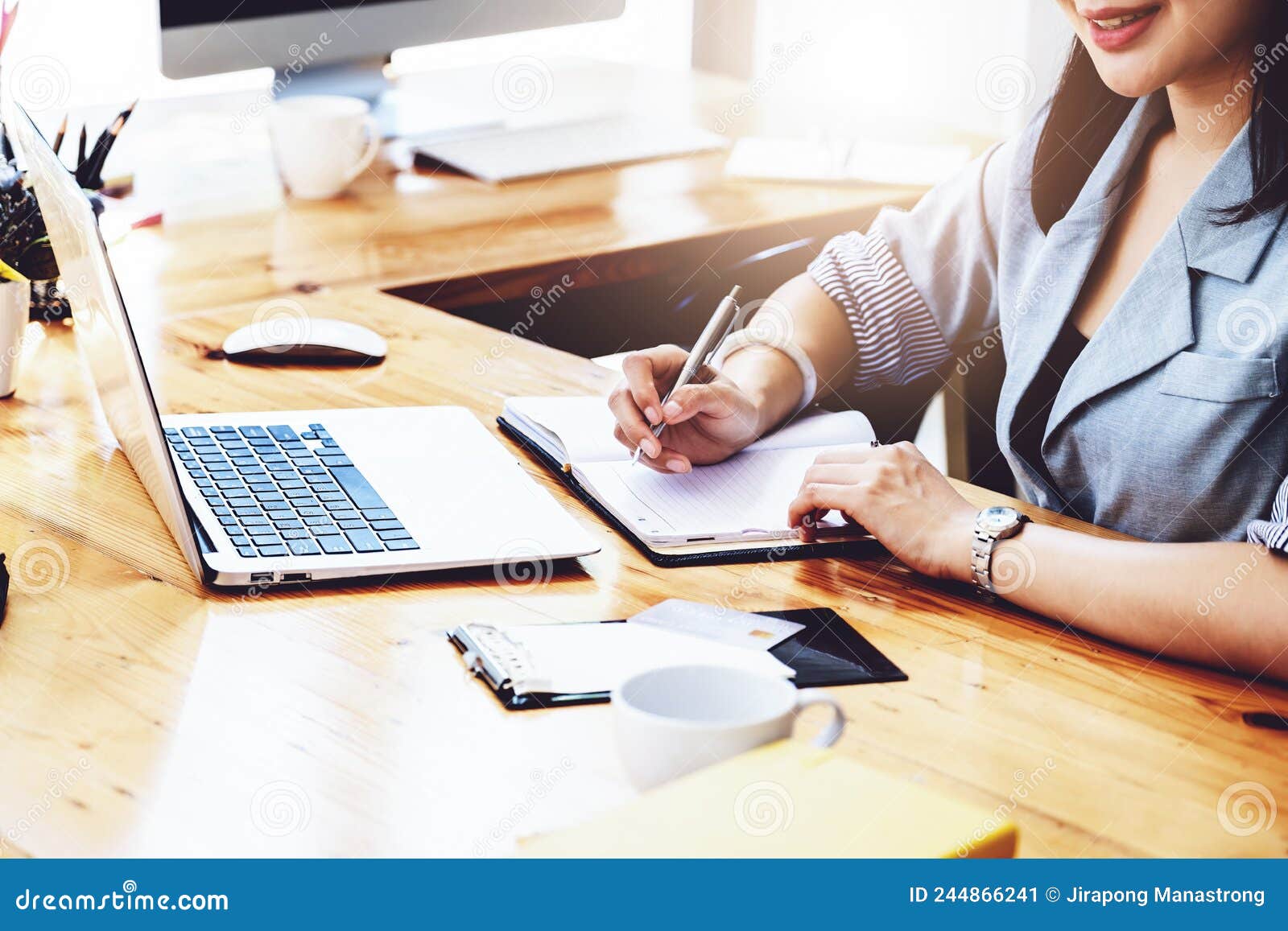 Learning, Note Taking, Planning, Female Employee Holding a Pen To Write ...
