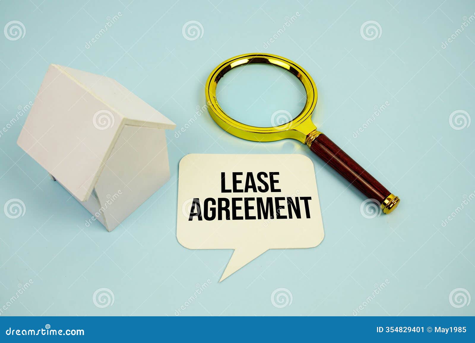 Lease Agreement Text Message on Sticky Note with Magnifying Glass and ...