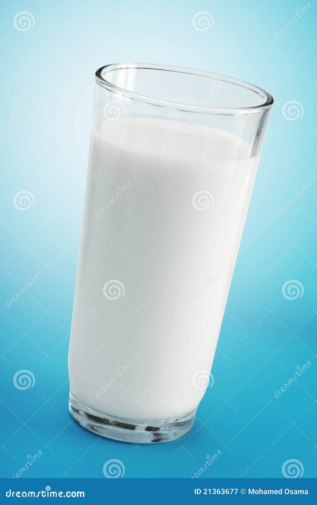 Leche fresca imagen de archivo. Imagen de delicioso, gota - 21363677