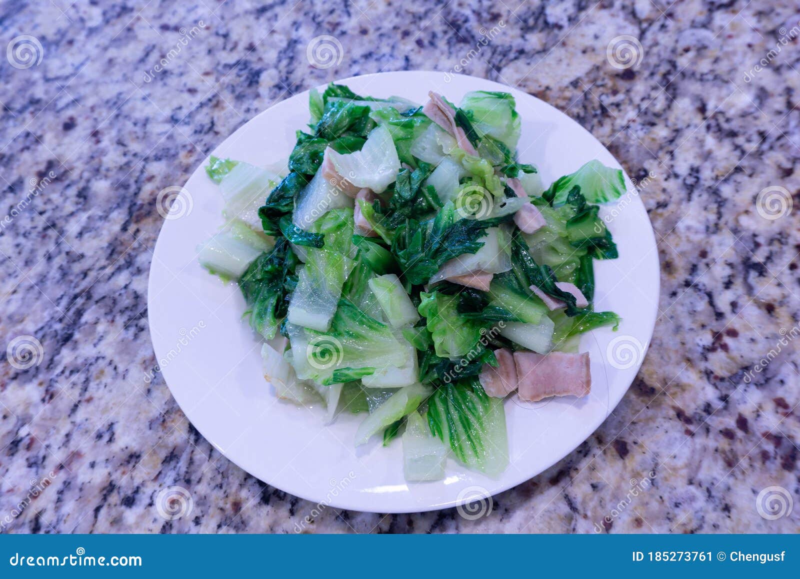 Lechuga frita de cerdo imagen de archivo. Imagen de hecho - 185273761