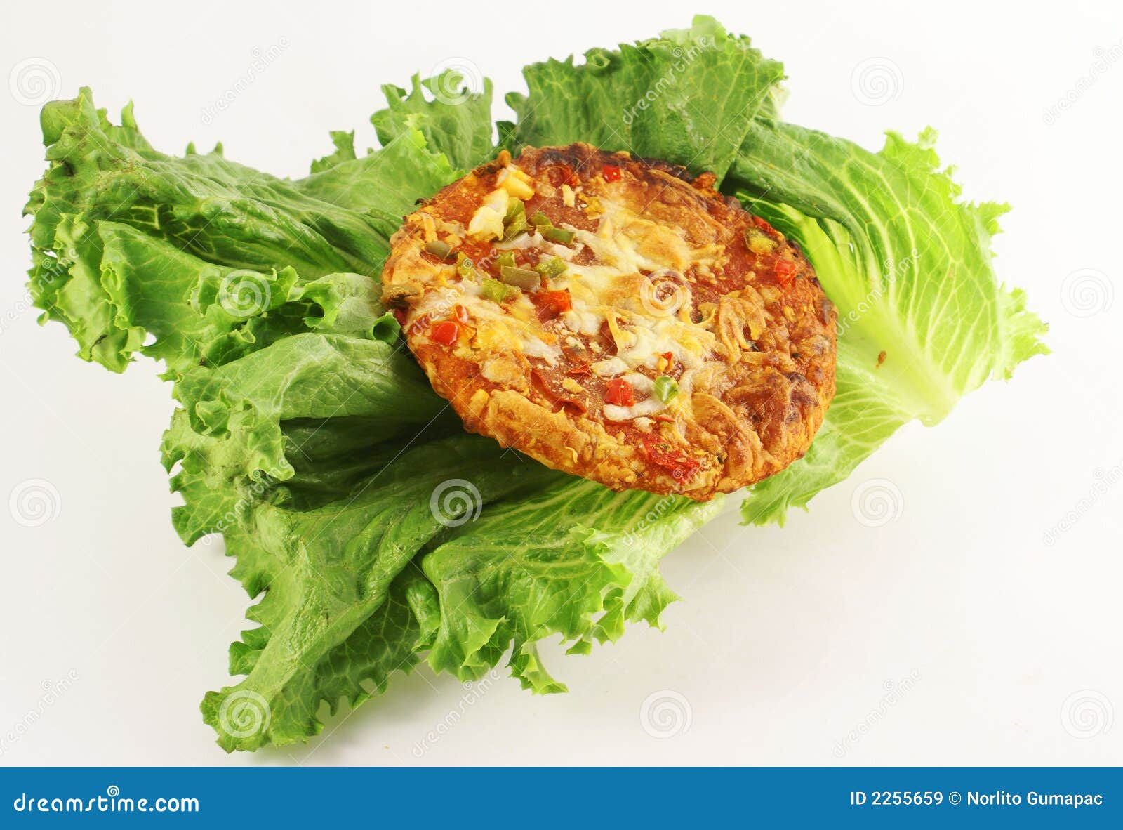 Lechuga y pizza imagen de archivo. Imagen de culinario - 2255659