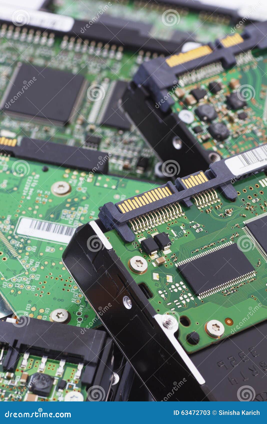Lecteurs de disque dur image stock. Image du vert, composant - 63472703