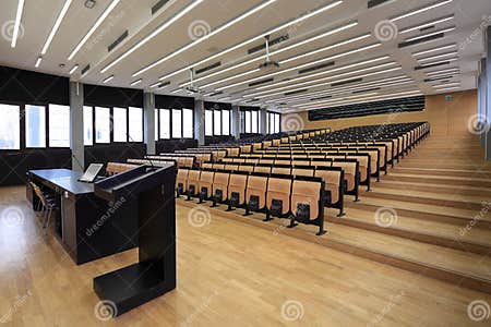 Lecture hall stock image. Image of empty, projector, education - 18556643