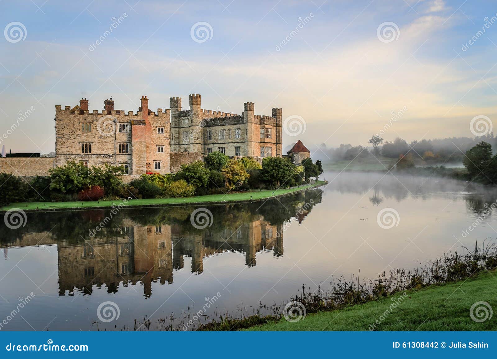 Leeds Castle, Kent, England, at Dawn Editorial Photography - Image of ...