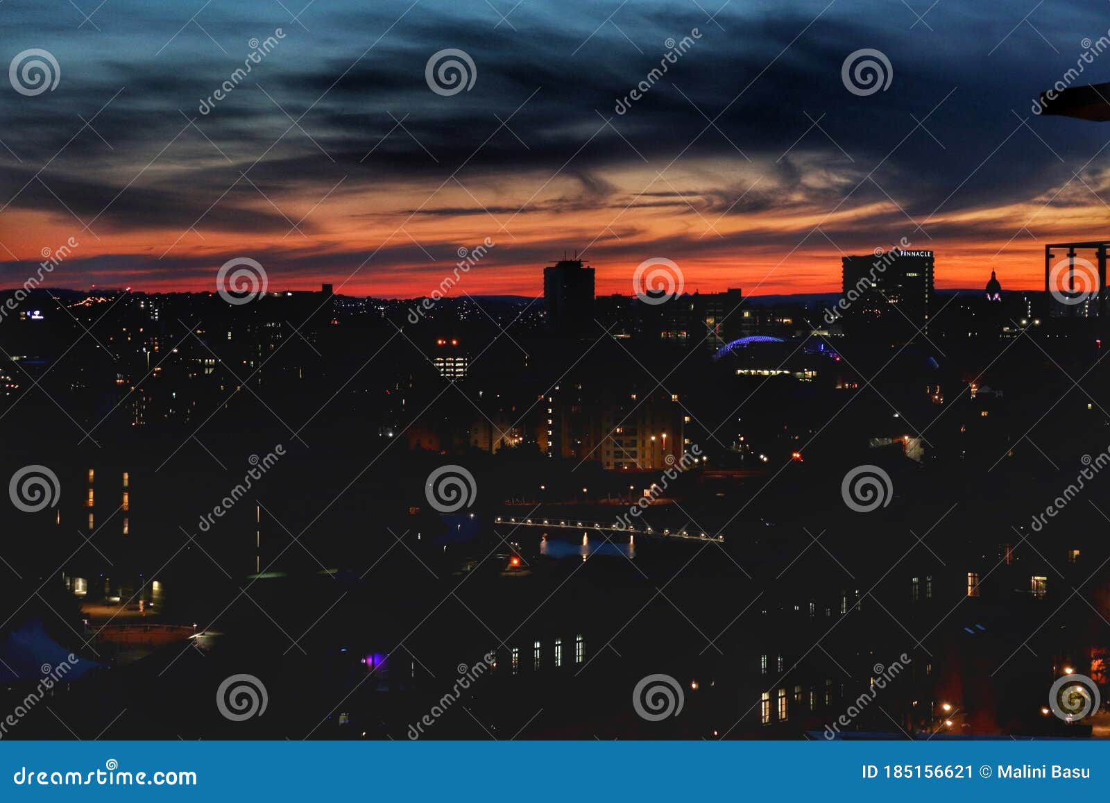 Leeds Skyline during Sunset Stock Image - Image of city, bright: 185156621