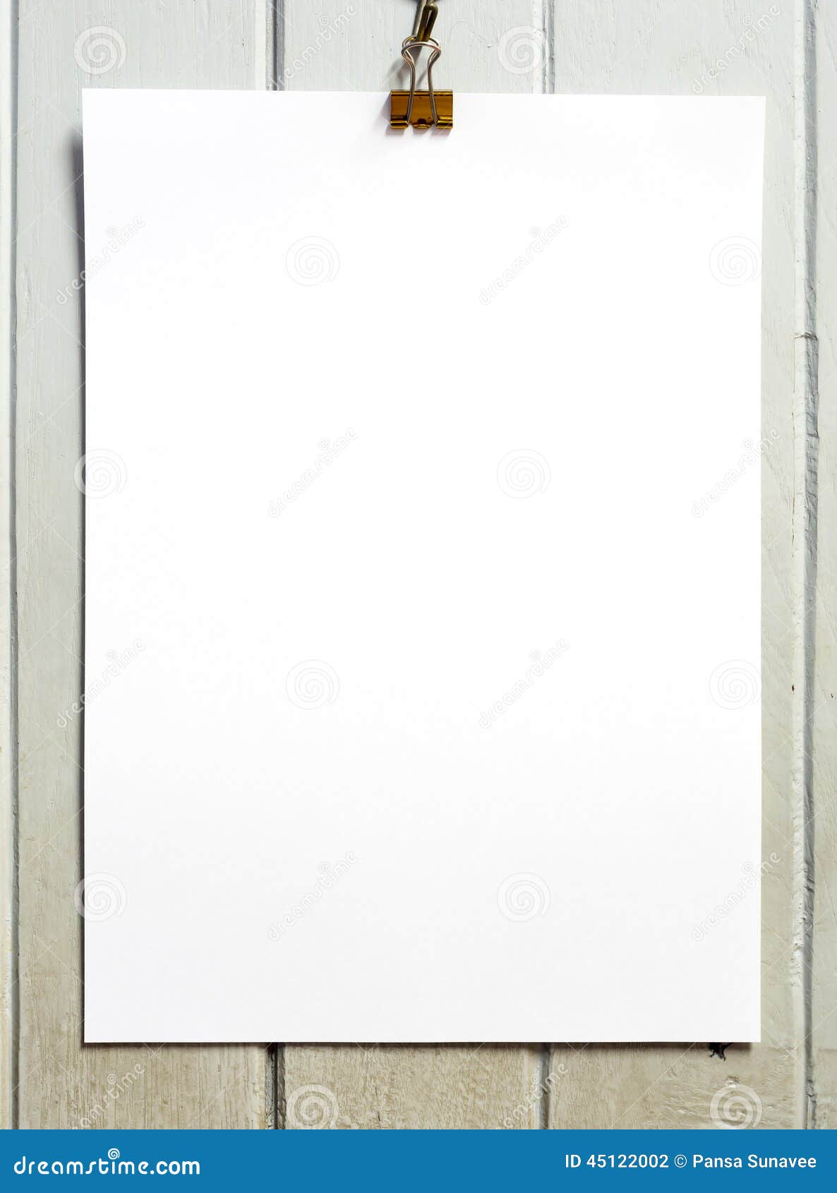 Leeg document met klem stock foto. Image of parket, materiaal - 45122002