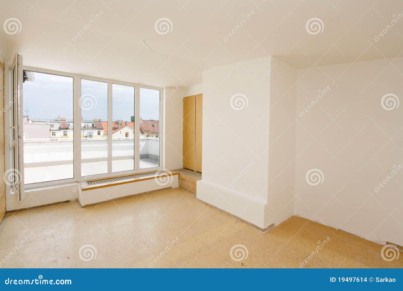 Leerer Raum stockfoto. Bild von tür, leuchte, hell, fenster - 19497614