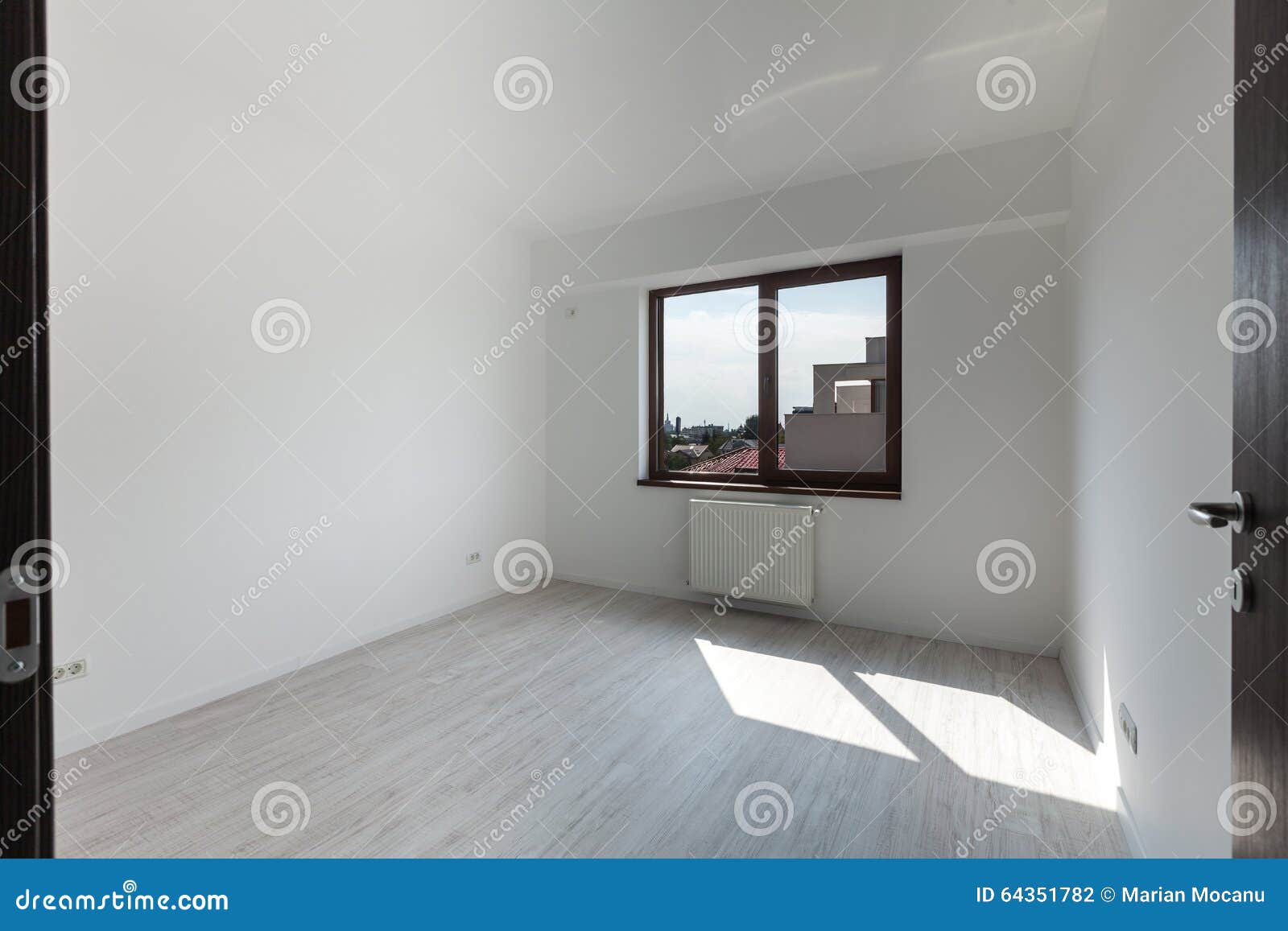 Leerer Raum in Einer Neuen Wohnung Stockfoto - Bild von leer, leben ...