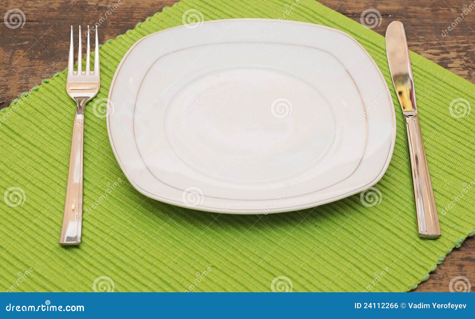 Leerer Teller Mit Altem Papier, Messer Und Gabel Stockfoto - Bild von ...