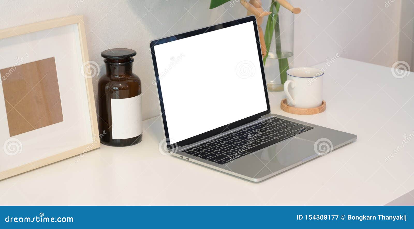 Left Side View of Blank Screen Laptop Stock Image - Image of computer ...