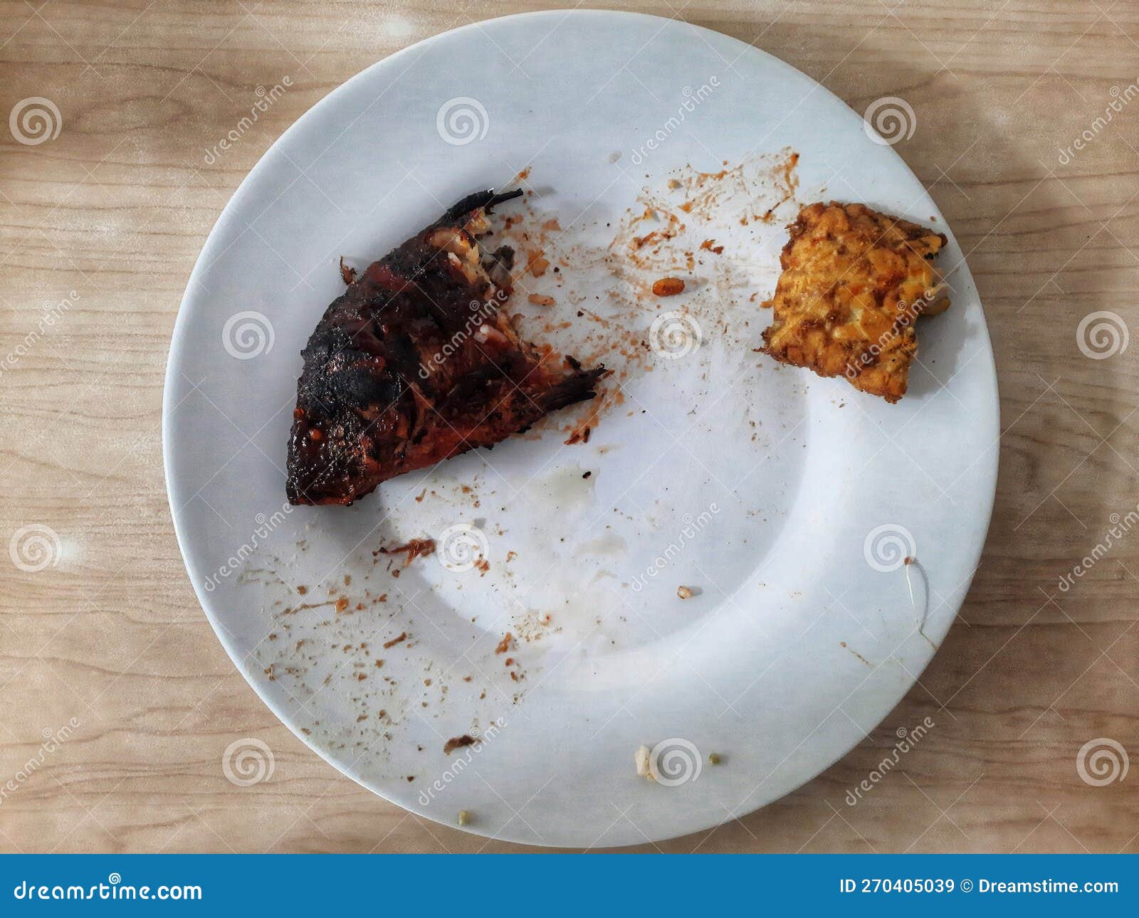 Leftover Food on a White Plate Stock Image - Image of leftover, tempeh ...