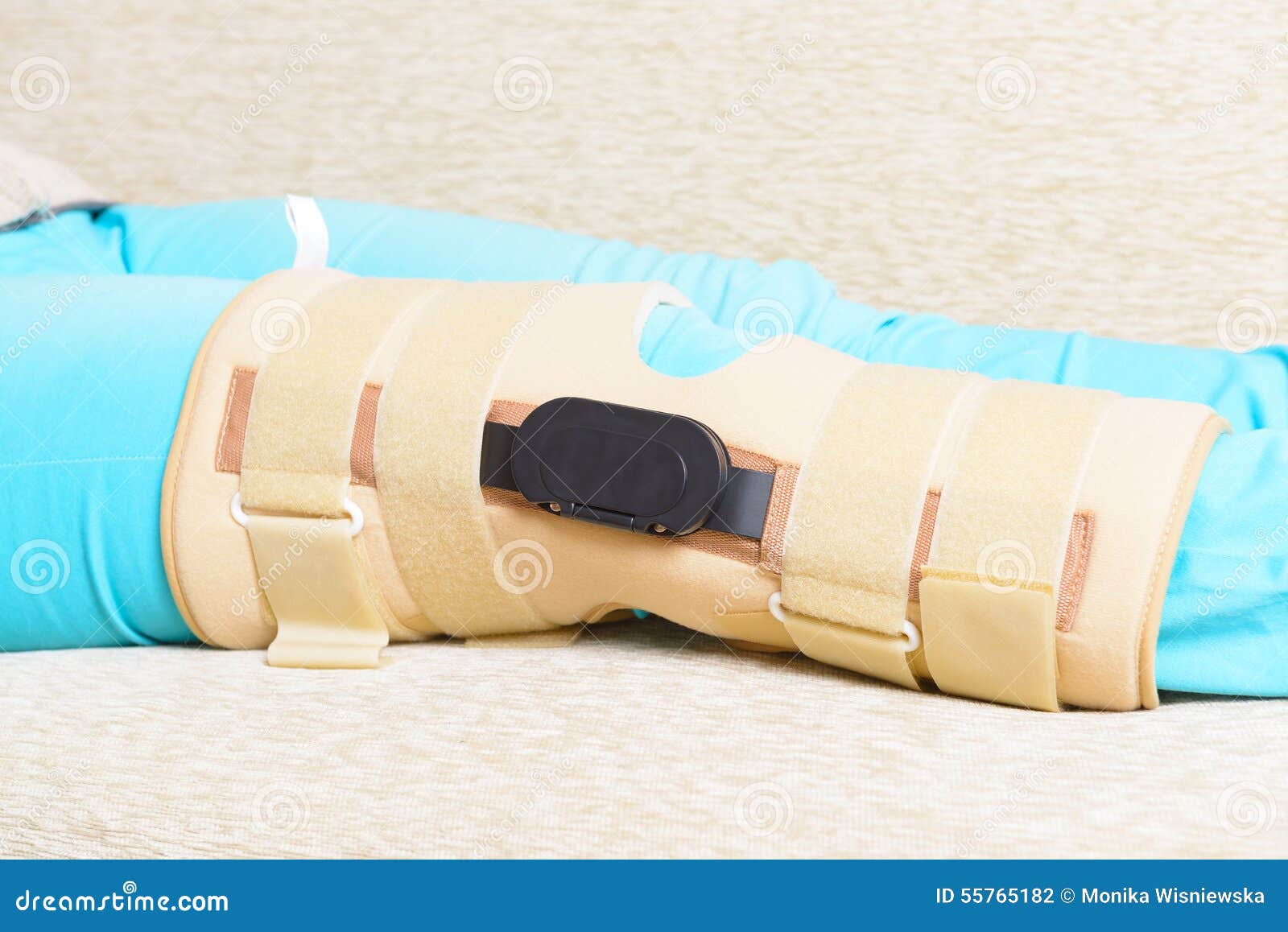 Leg in knee cages stock photo. Image of injury, healthcare - 55765182