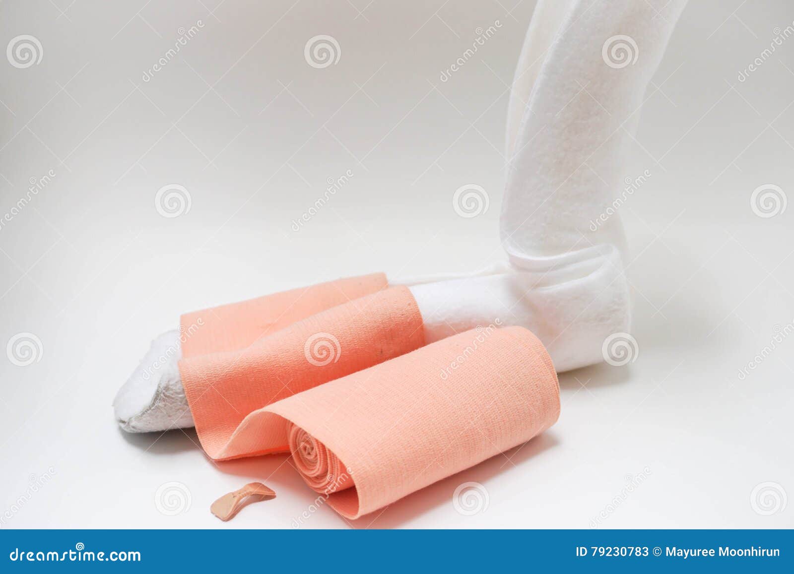 Leg Splint with Bandage Roll Stock Image - Image of medical, hurt: 79230783