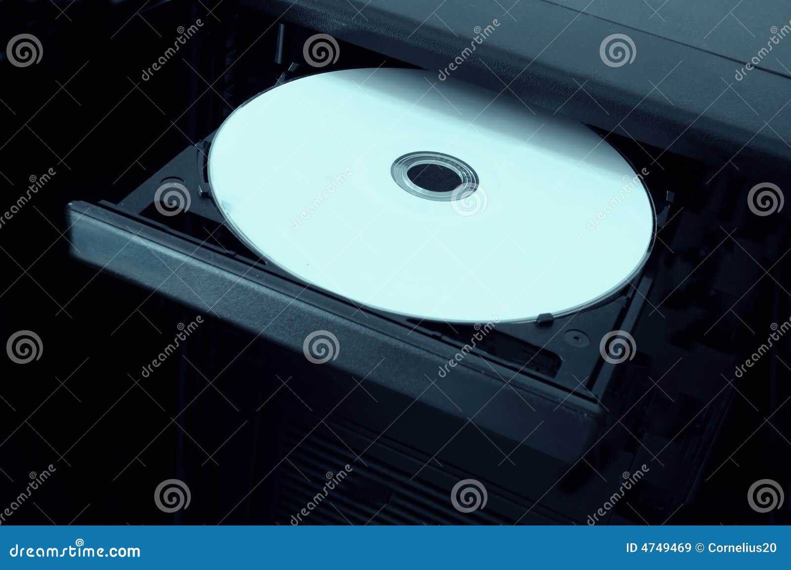 Lege CD-rom stock afbeelding. Image of opslag, looppas - 4749469