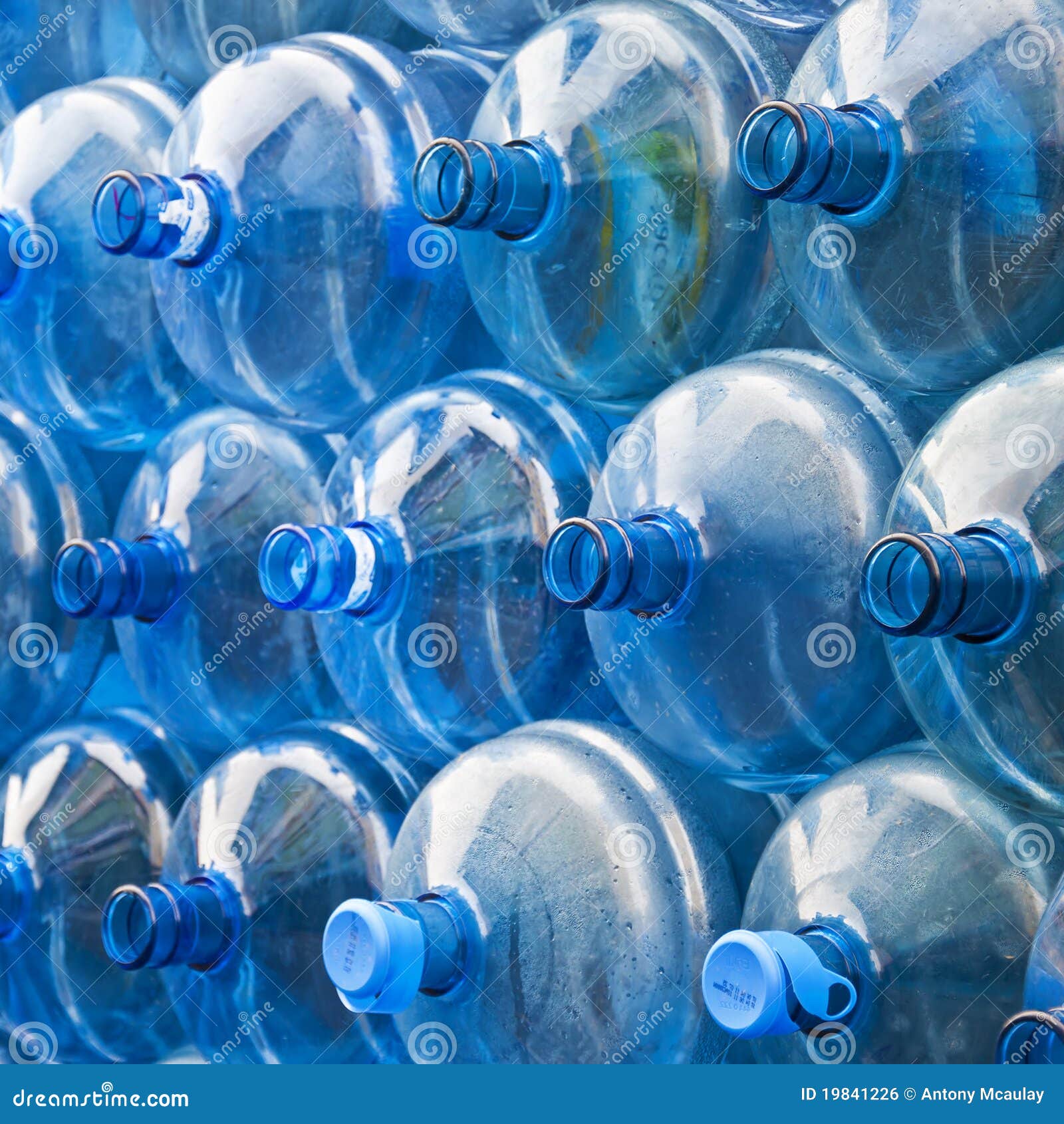 Lege waterflessen 02 stock foto. Image of fles, pakket - 19841226