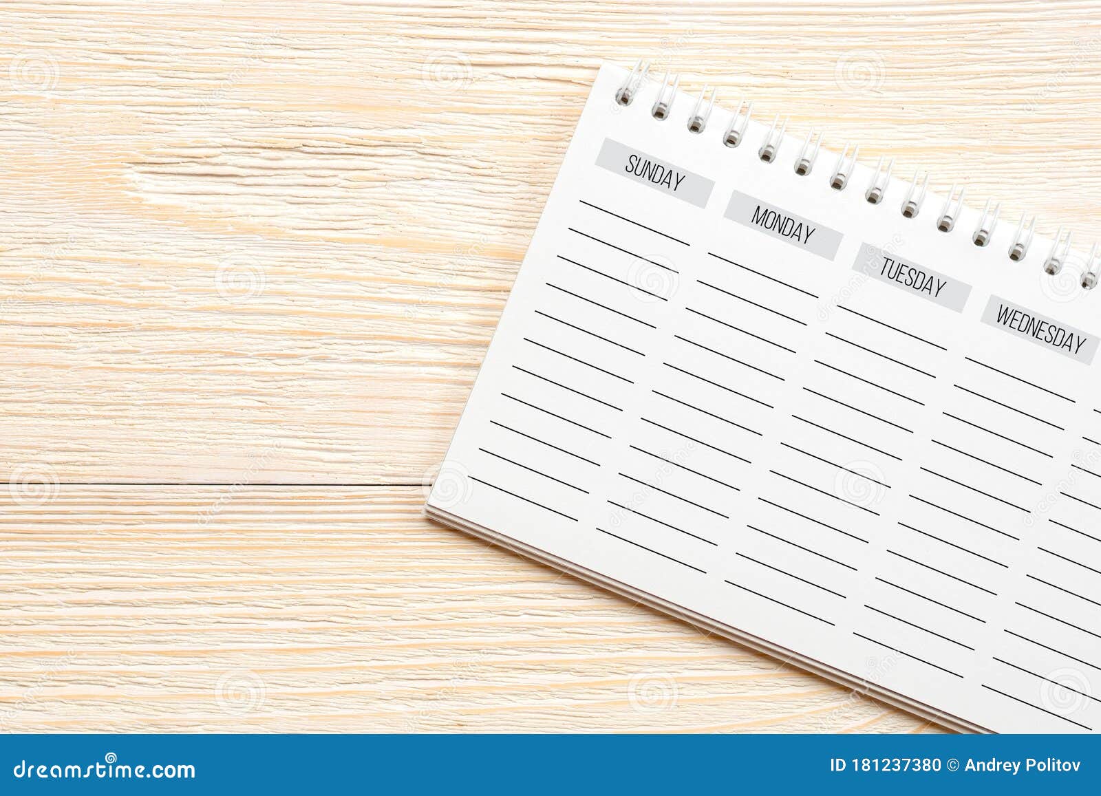 Lege Weekplanner Op Witte Bureaulijst Stock Foto - Image of spatie ...