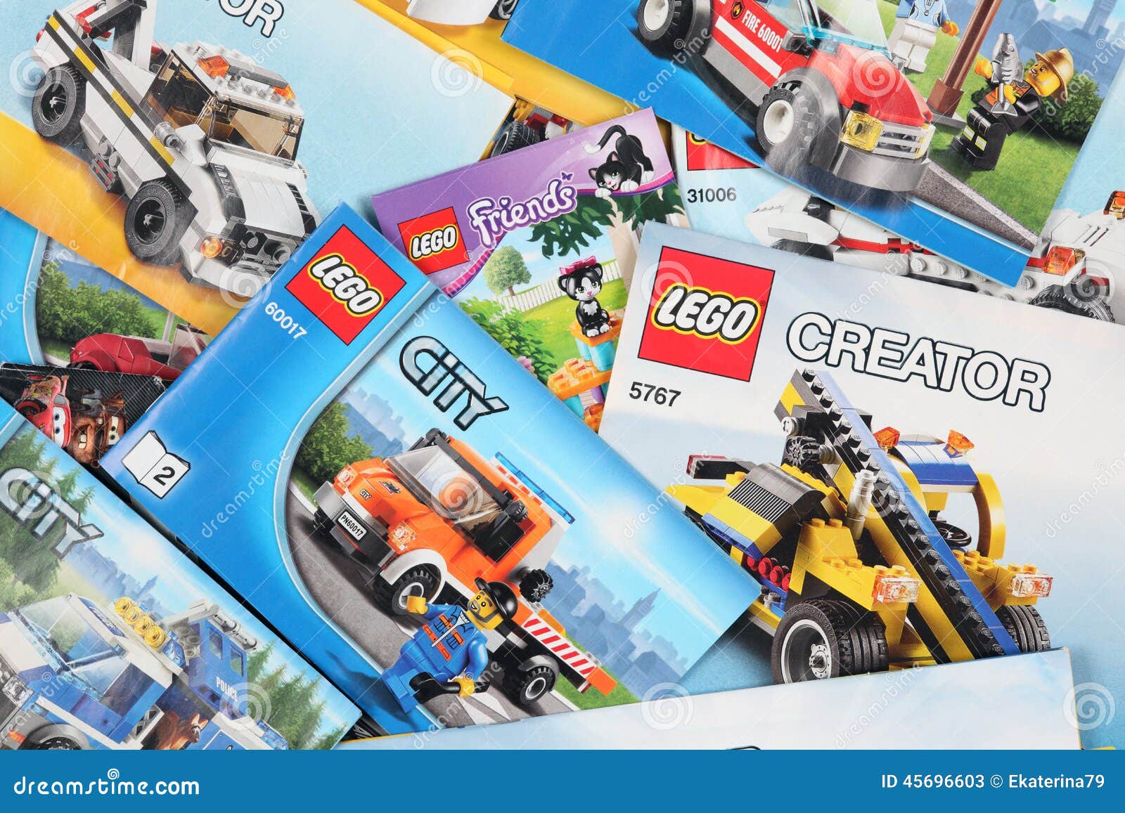 LEGO Building Instructions foto de archivo editorial. Imagen de amigos ...