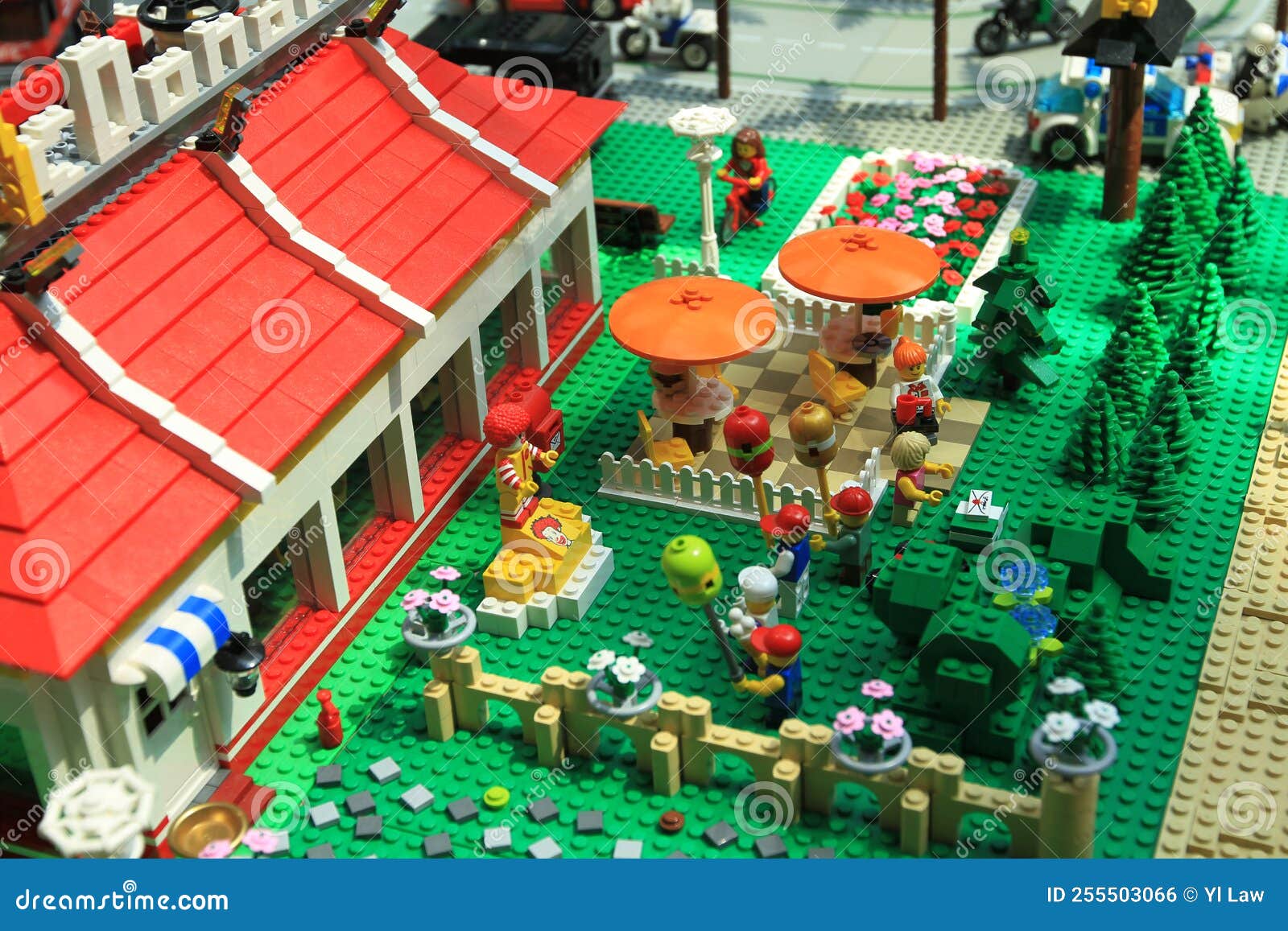 The Lego City, Building Blocks in Multiple Colours 22 April 2011 ...