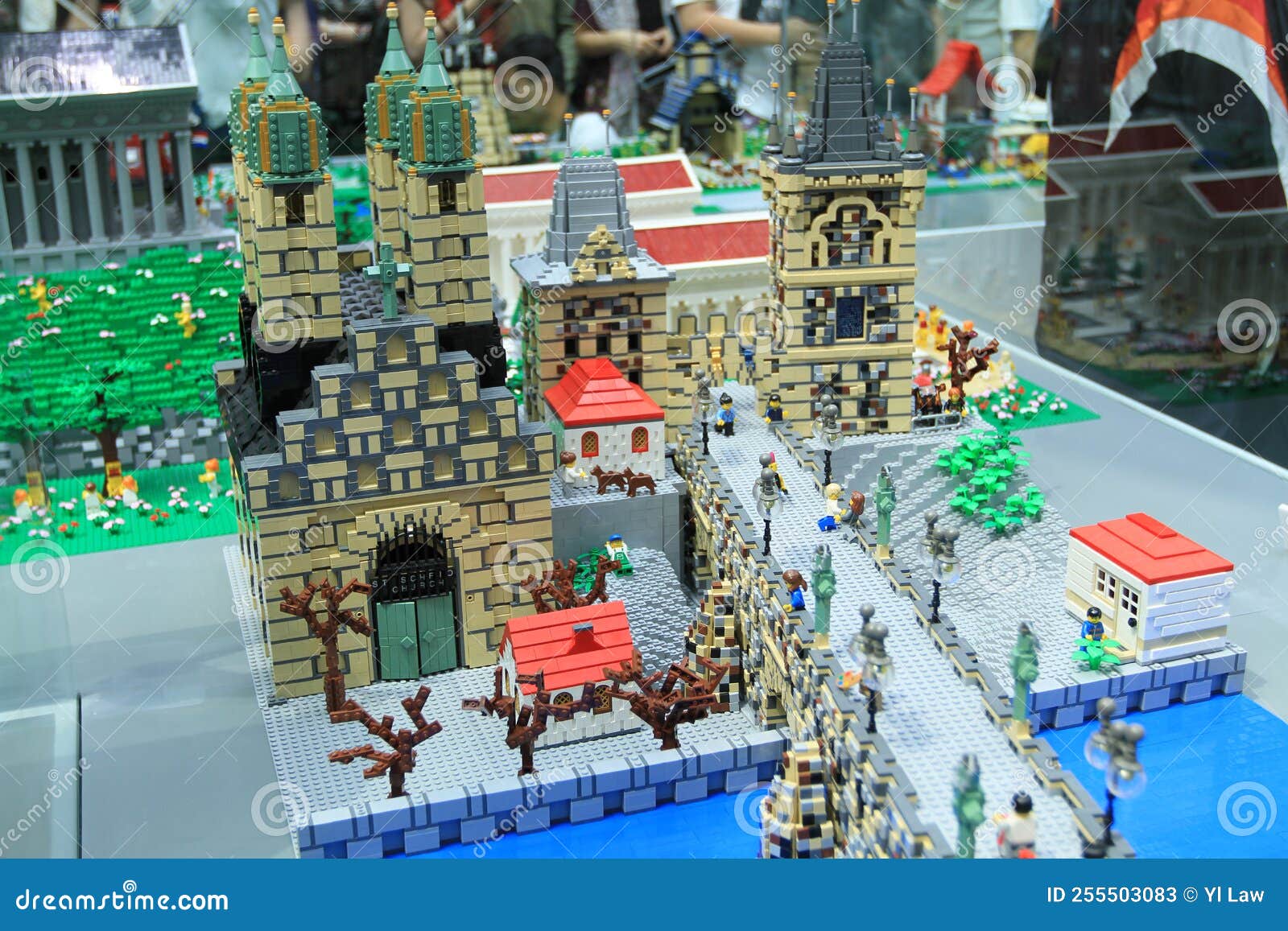 The Lego City, Building Blocks in Multiple Colours 22 April 2011 ...