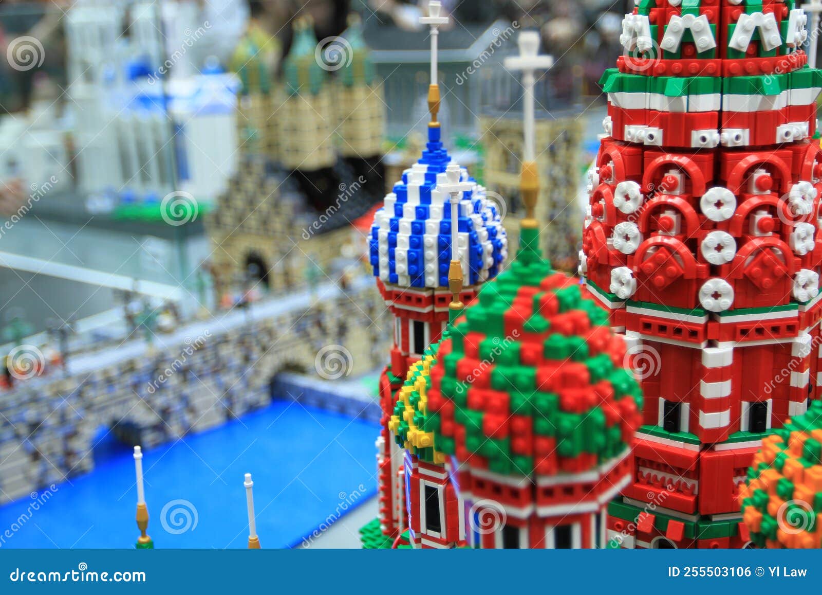 The Lego City, Building Blocks in Multiple Colours 22 April 2011 ...