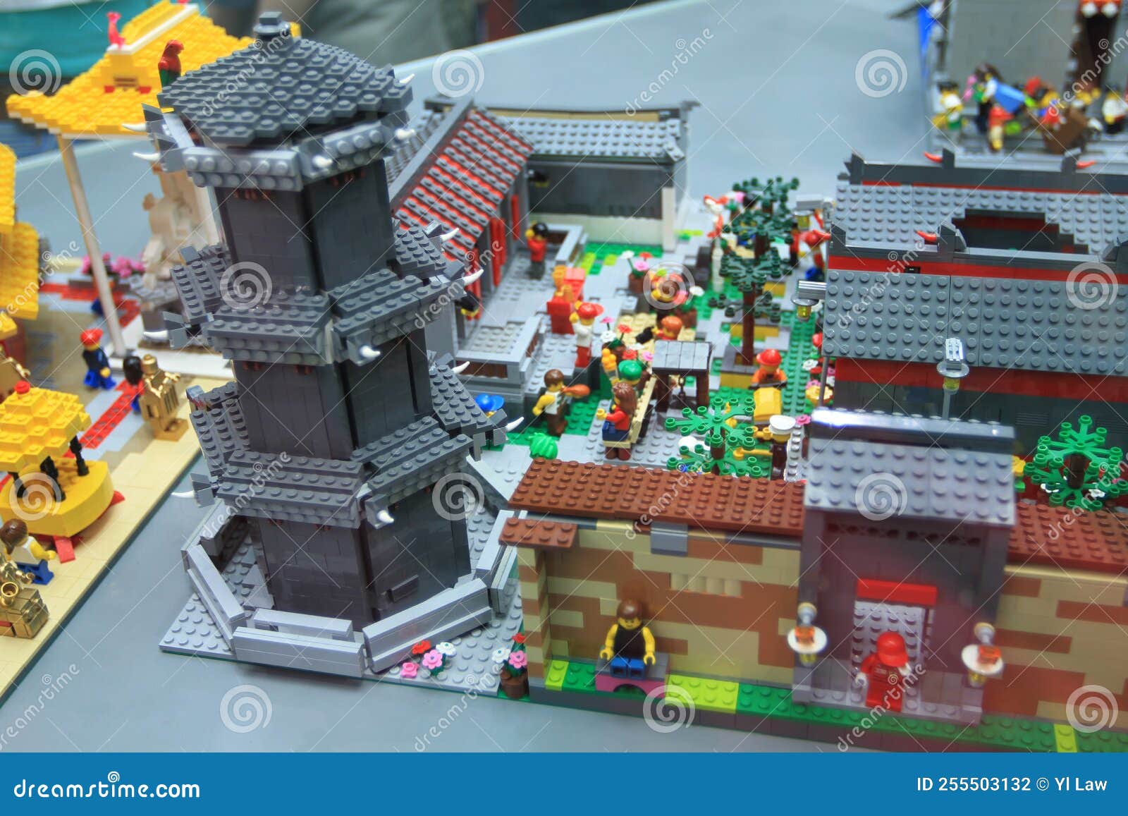 The Lego City, Building Blocks in Multiple Colours 22 April 2011 ...