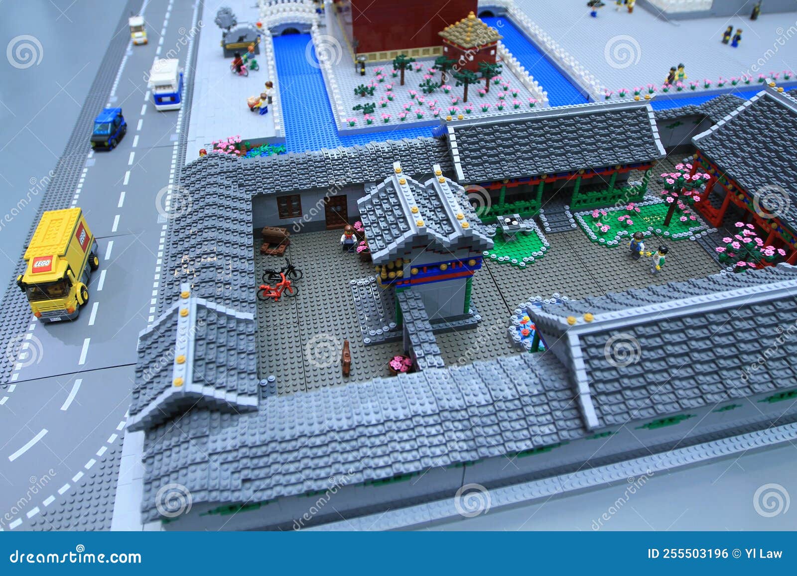 The Lego City, Building Blocks in Multiple Colours 22 April 2011 ...