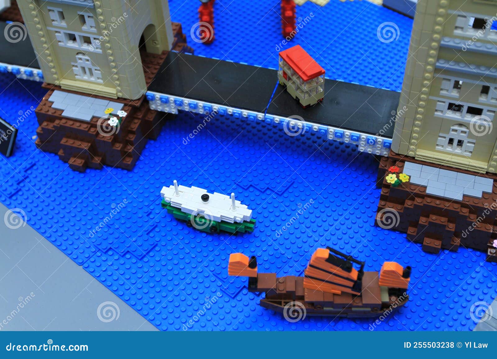 The Lego City, Building Blocks in Multiple Colours 22 April 2011 ...