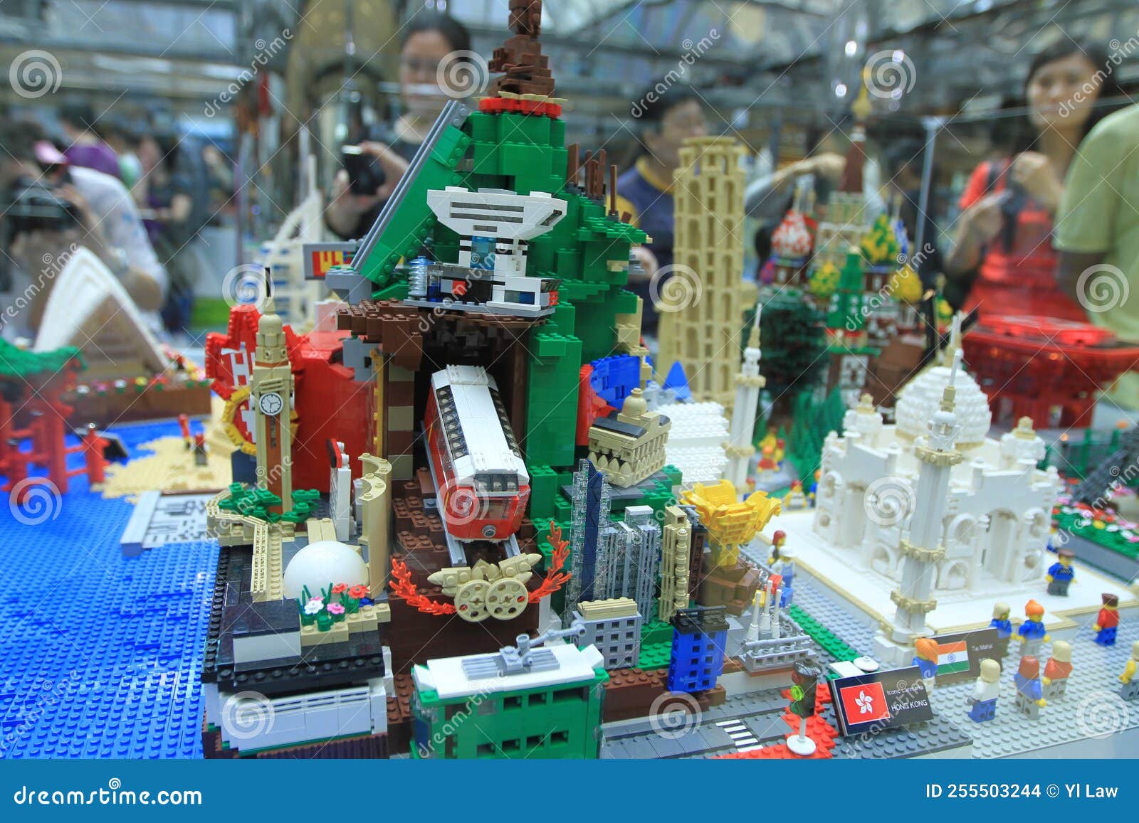 The Lego City, Building Blocks in Multiple Colours 22 April 2011 ...