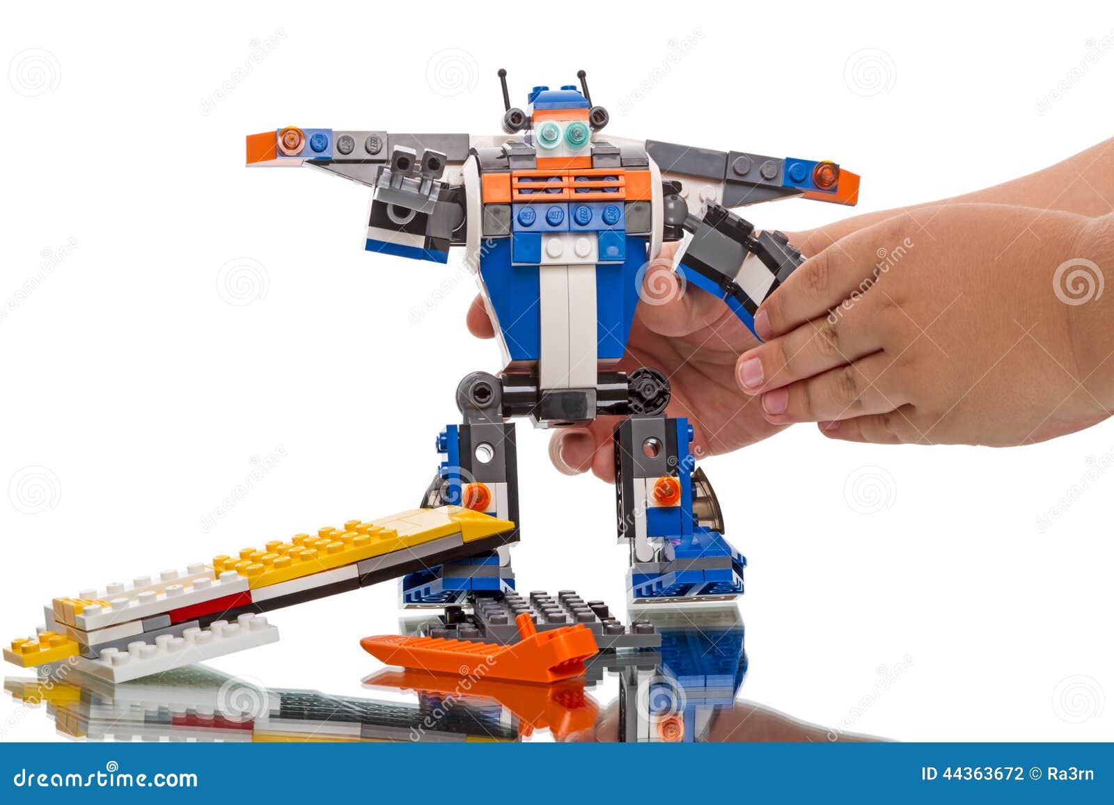LEGO Creator - Roboter redaktionelles stockfotografie. Bild von ...