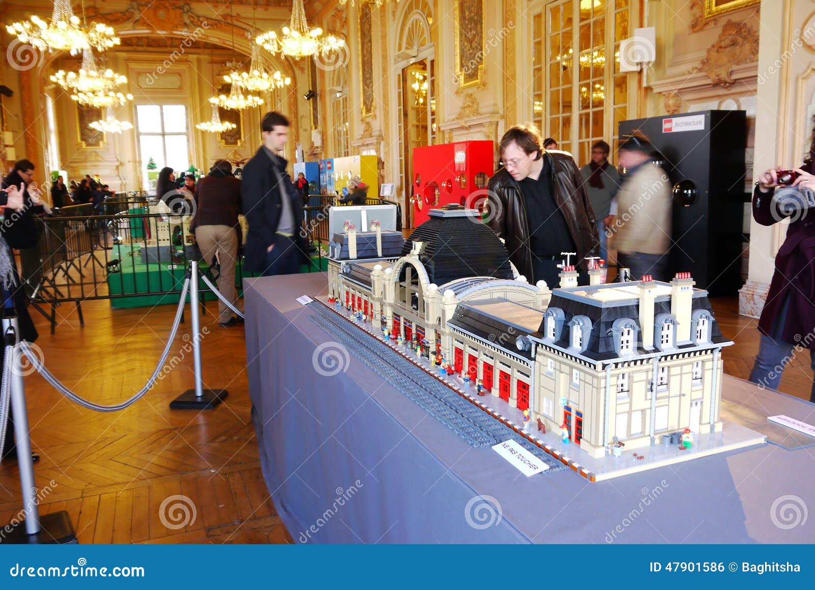 Lego Exposition France redaktionelles foto. Bild von halle - 47901586