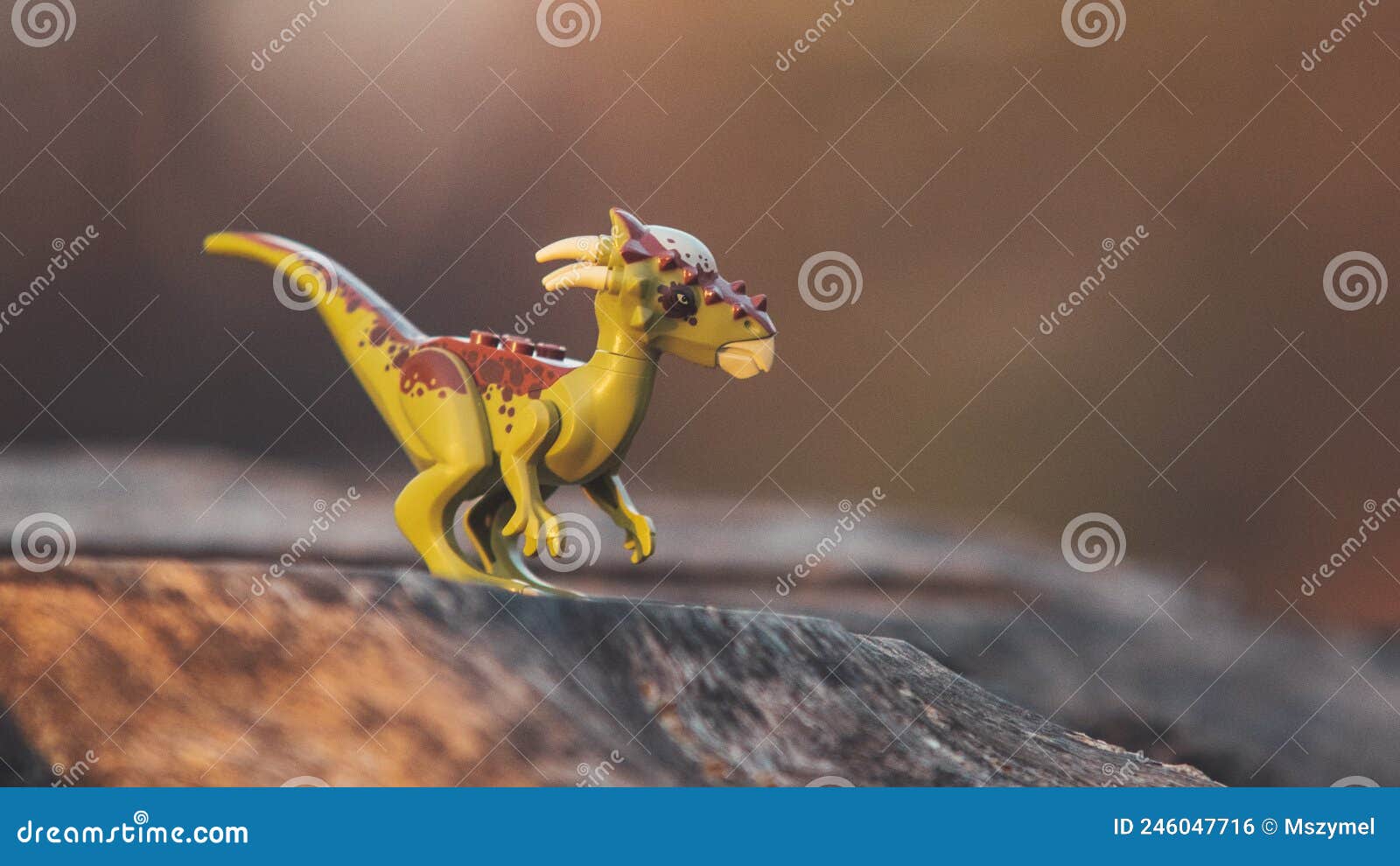 Lego Jurassic Park Dinosaur Figura Foto de archivo - Imagen de dino ...