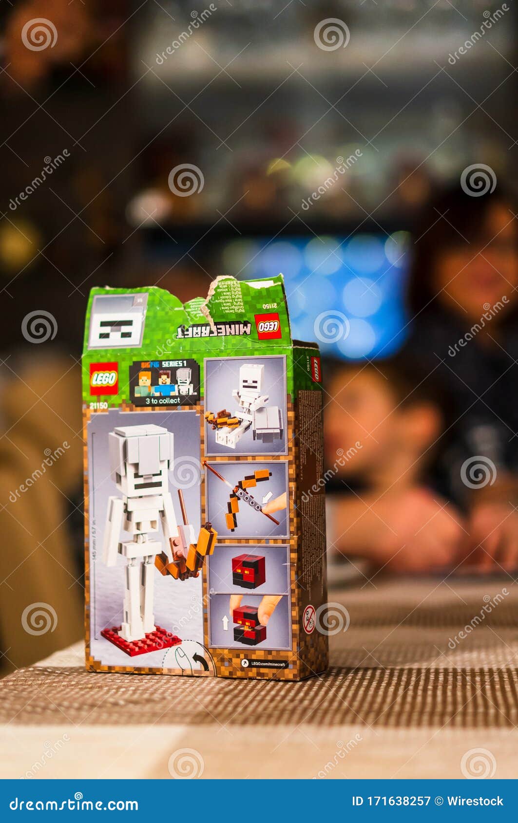 LEGO Minecraft Large Action Figure Of Creeper Creature Chased By ...