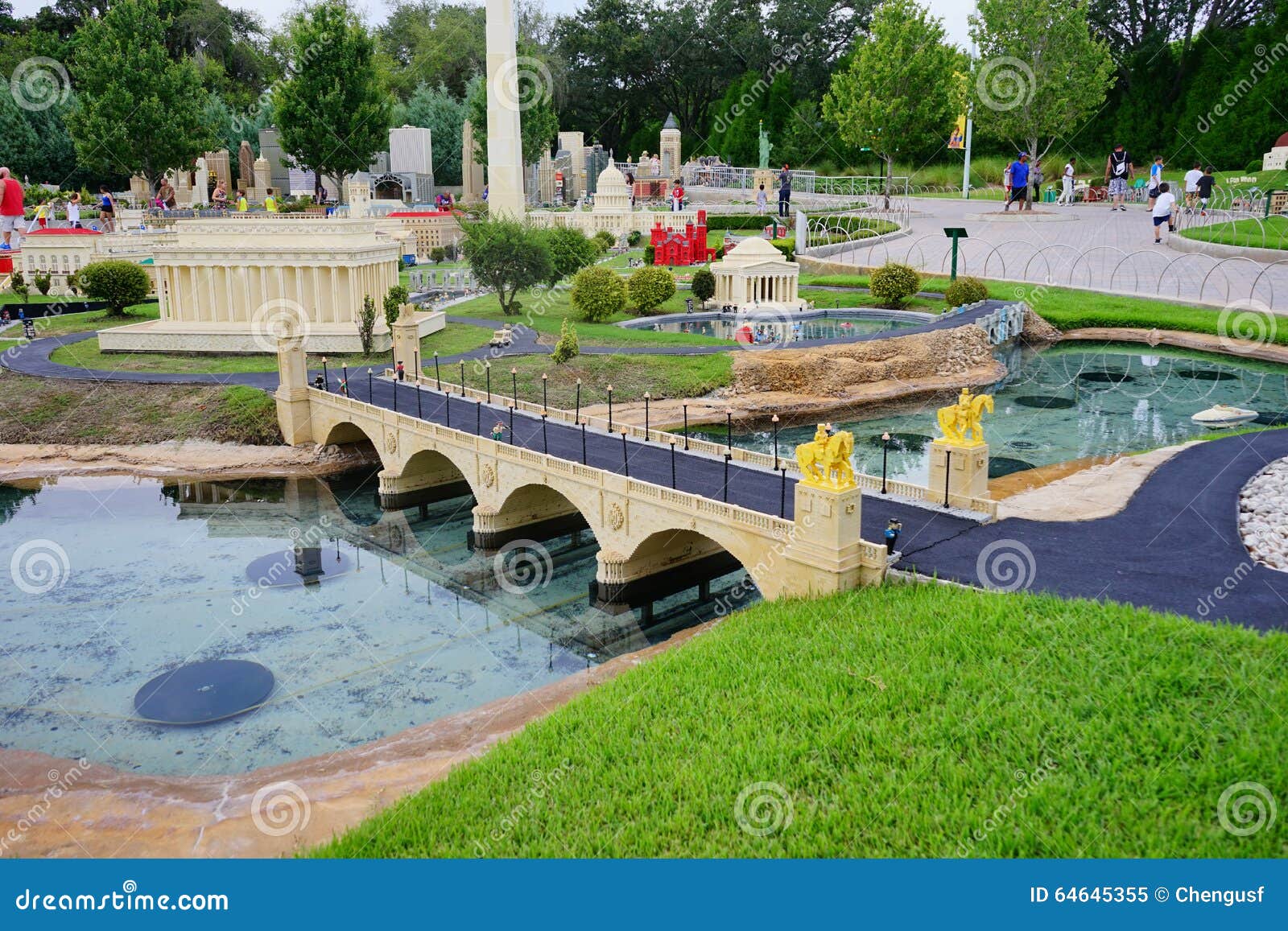 Lego mini bridge editorial image. Image of america, california - 64645355