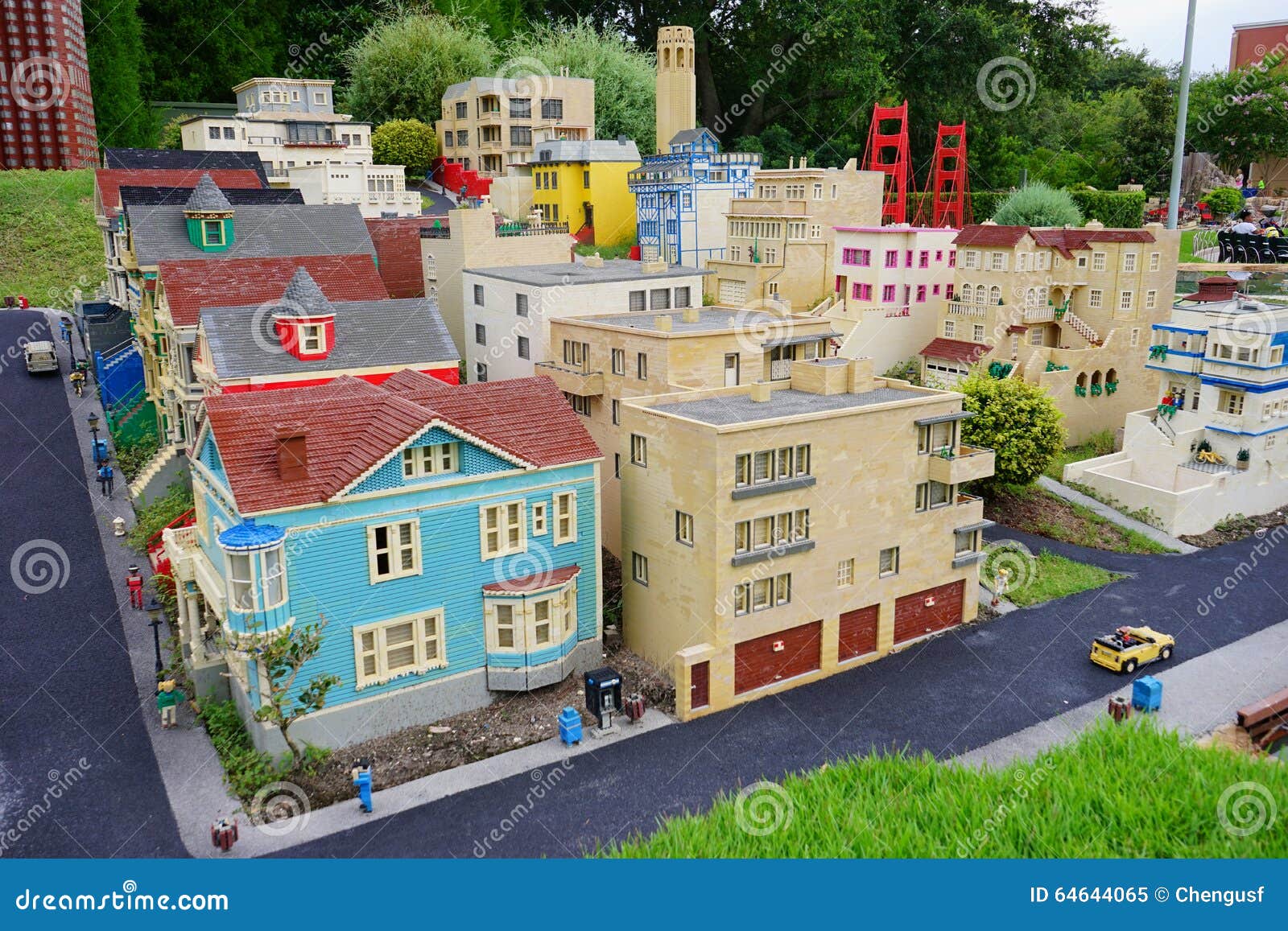 Lego mini street editorial image. Image of freedom, foliage - 64644065