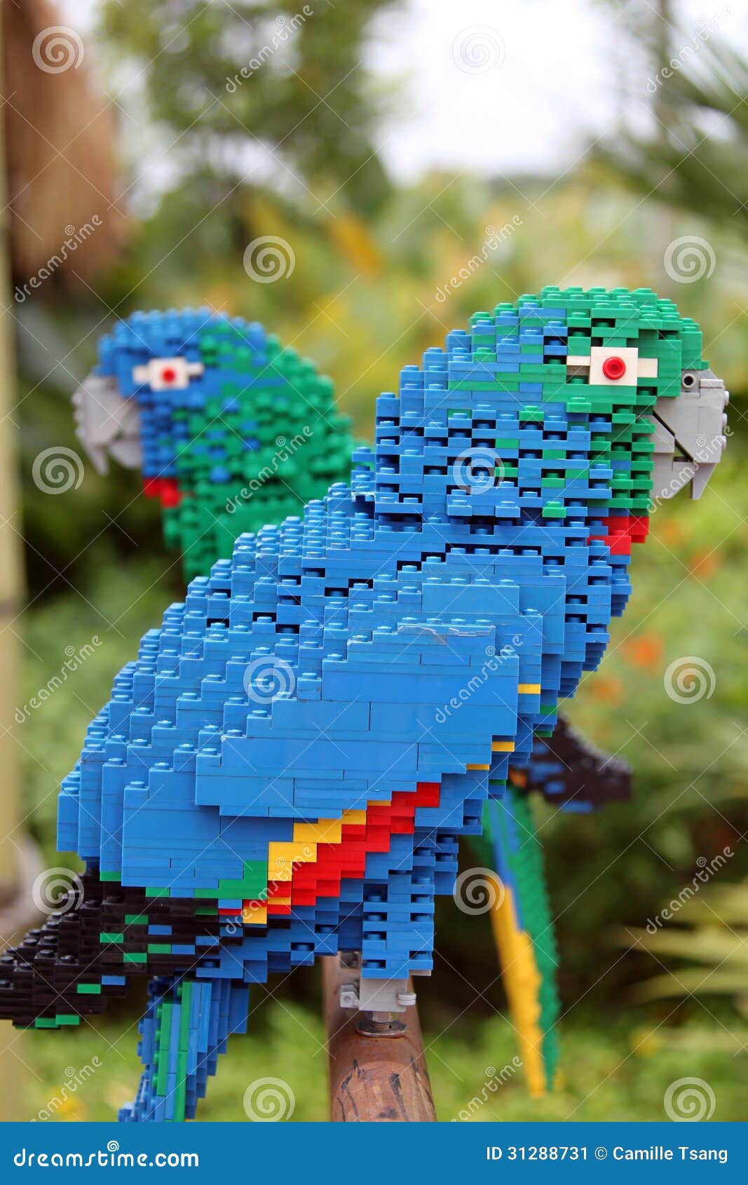 Lego papuga przy Legoland zdjęcie editorial. Obraz złożonej z malezja ...