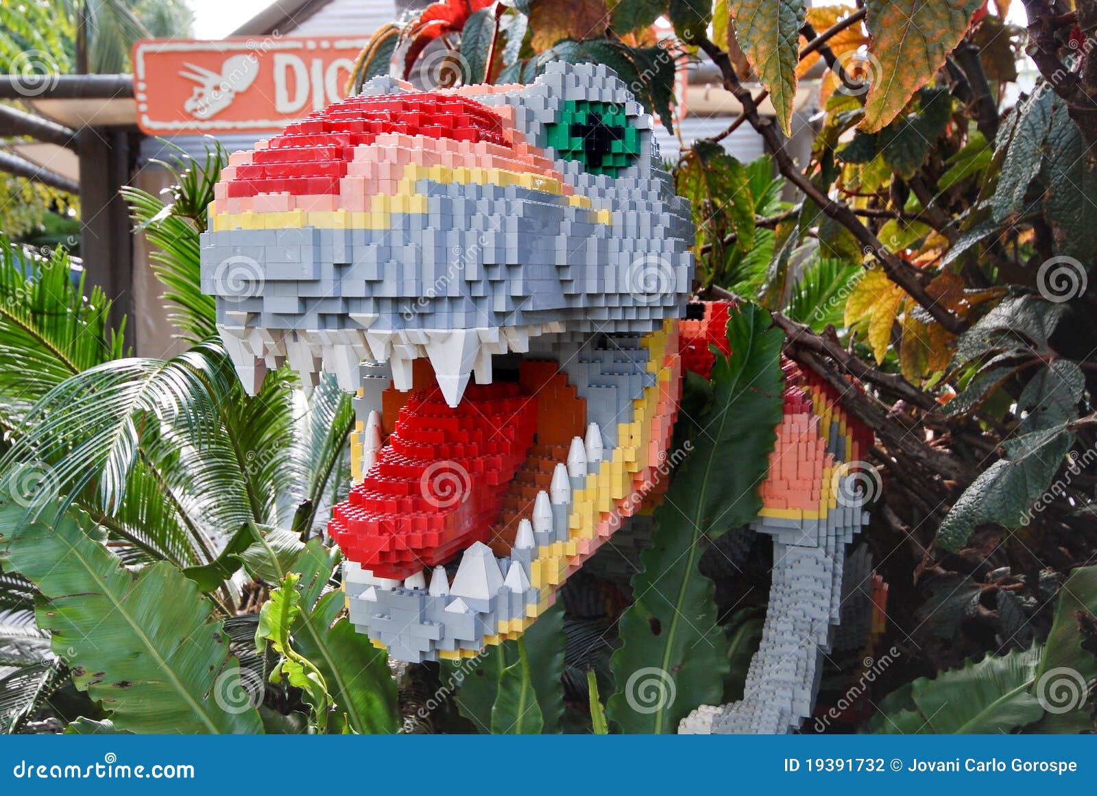 Lego Sculpted El Dinosaurio Fotografía editorial - Imagen de parque ...